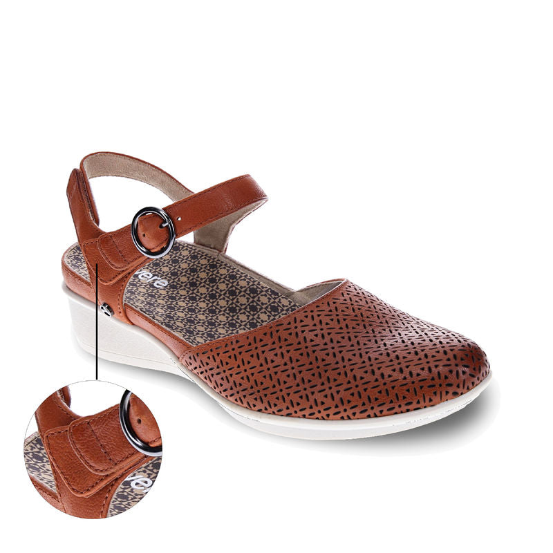 Revere Women's Calabria Closed Toe Sandals Cognac Size 9 B(M) US – Steals