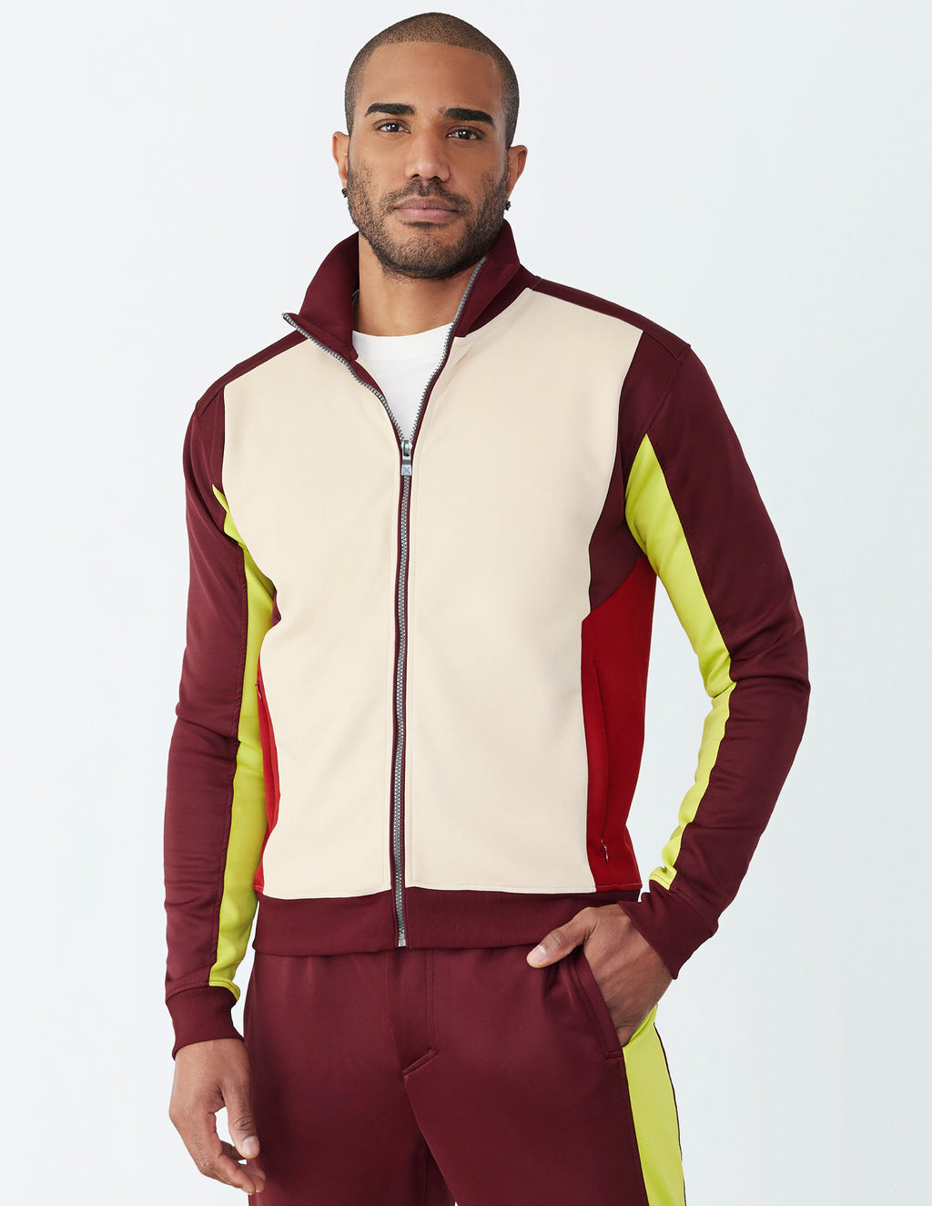 All Tracks Jacket: GSTQ's Sporty Chic – Steals